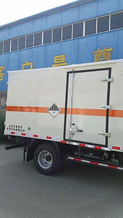Light Duty Cargo Truck - 1 - 10t Capacity, Euro 2 Emission