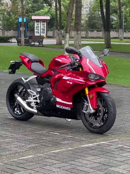 High Speed Bike - 800cc 4 Stroke Water Cooled Motorcycle Engine