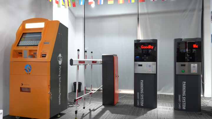 Smart Card Parking System - Efficient License Plate Recognition