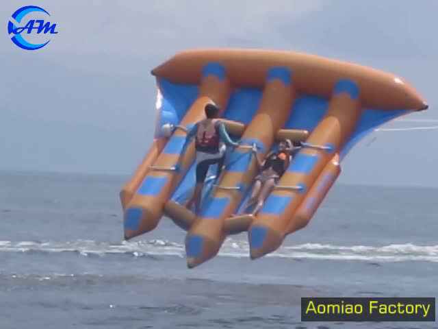 Amazing inflatable fly fish water game banana boat 0.9mm PVC pedal boat ...