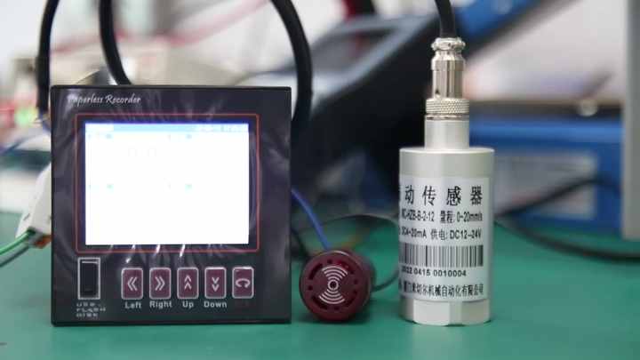 Industrial Rotating Machine Use 4-20ma RS485 WIFI Lora Wireless Temperature Vibration Sensor