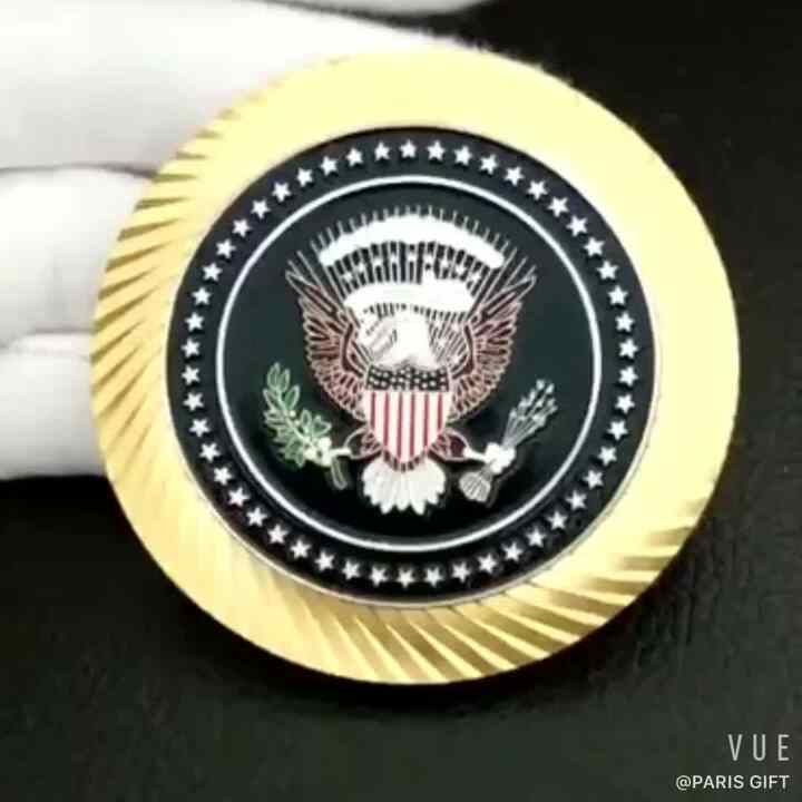 Qatar the National Day Challenge Gold Government Coin Stand