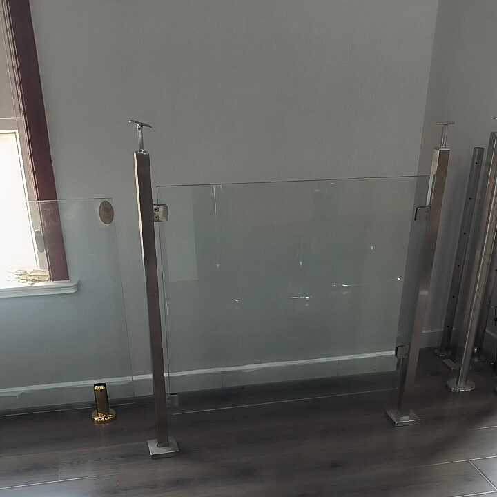 Tubular Steel Stair Railing Balcony Railing Designs in Iron