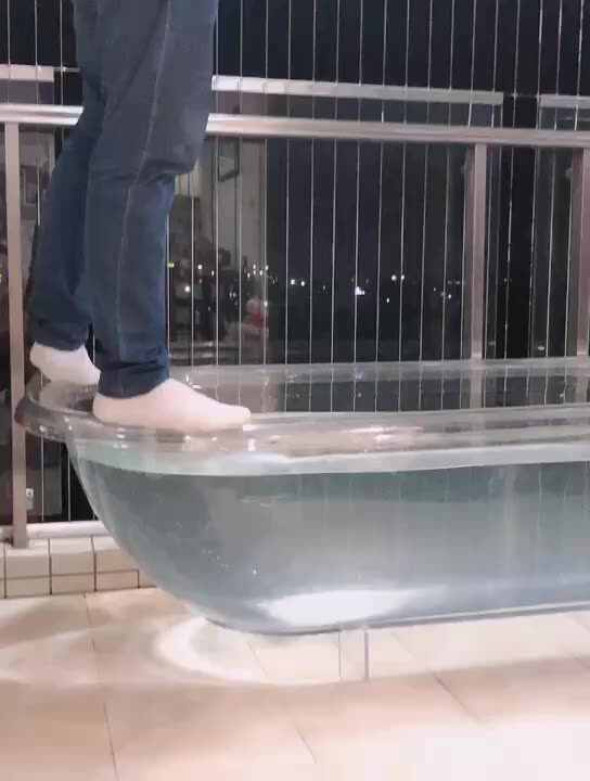 2020 Modern Acrylic Transparent Bathtub for Hotels & Resorts