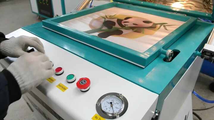 Mini Small Vacuum Forming Machine For 3d advertising light box Acrylic ...