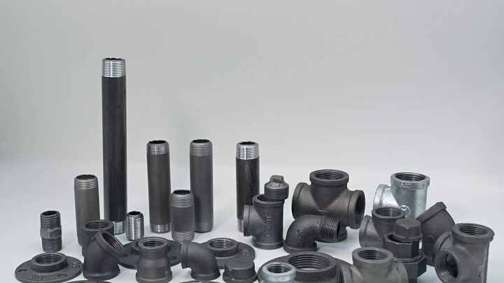 2 Inch 4 Hole Pipe Floor Flanges Malleable Cast Iron Pipe With Threaded ...