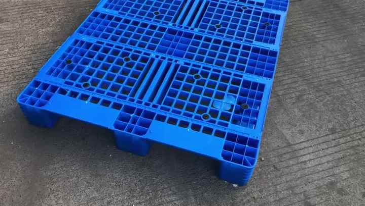 Standard Plastic Pallets - Durable, High-Quality Solutions