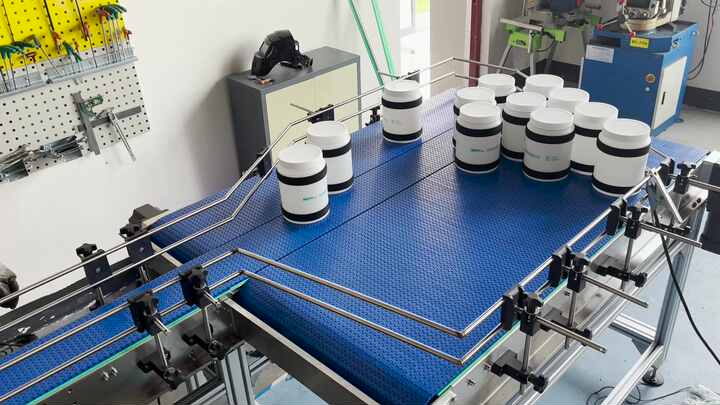 Sliding Modular Accumulation Table Conveyor - Durable & Efficient