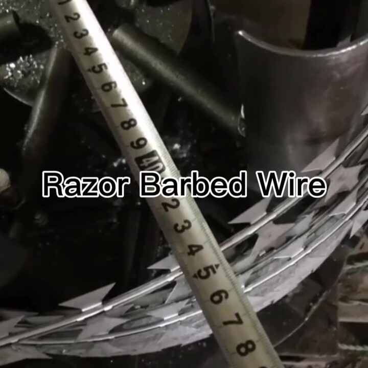 Concertina Barbed Wire Price Per Roll For Border Security Fence - Buy ...