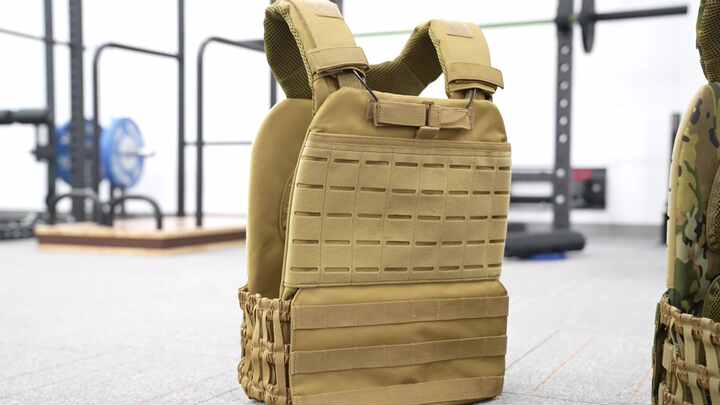 Adjustable Green Tactical Weighted Vest for Men & Women Versatile ...