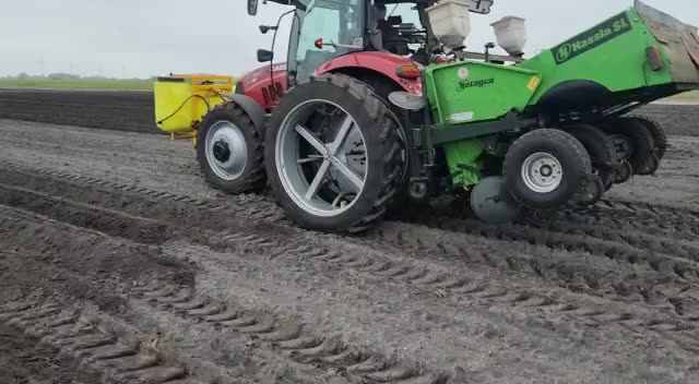 Raven GPS Farm Machines - Teejet Auto Pilot Tractor System