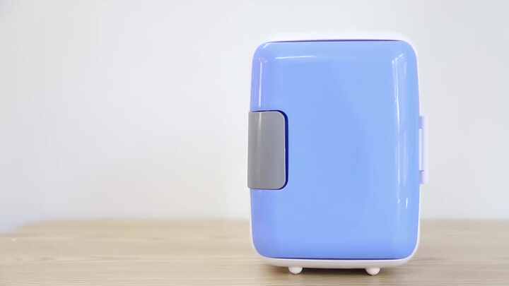 Mini Portable Refrigerator - 5L Car Fridge with Thermoelectric Cooling