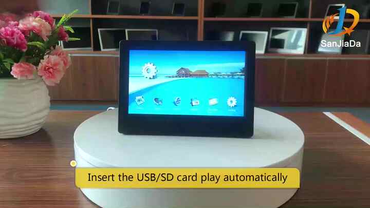 7 Inch Digital Photo Frame - Video Playback & MP3 Support