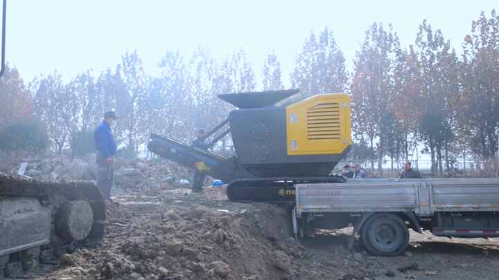 MONDE Mini Tracked Concrete Crushers - Efficient & Durable