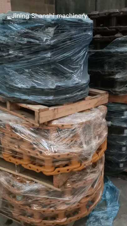 PC200-8 Track Chain 20Y-32-00300 Assembly for Komatsu Excavators PC200 ...