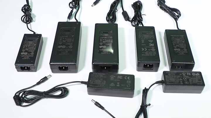Free Sample Desktop Switching Power Adapter AC/DC 5V-200W
