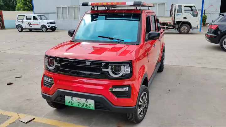 Custom Chinese 4 Wheeler Mini EV Car Pick up Trucks with Cargo Delivery Box