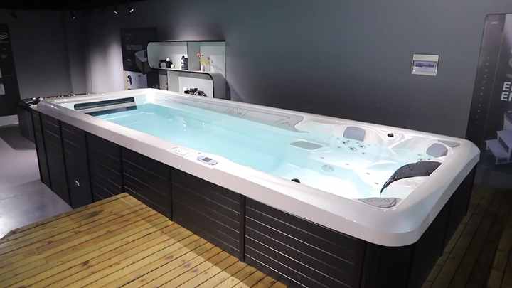 Luxury Swimming Pools Outdoor Large Acrylic Swim Spa Jets with Counter ...