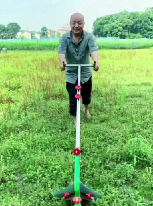 Manual Hand Tiller - Easy Soil Loosening for Farms