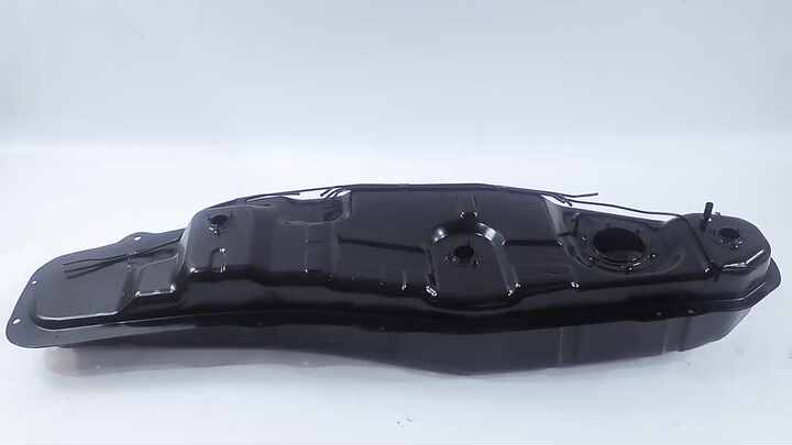 Auto Parts Fuel Tank for Toyota RAV4 - OEM Standard Size