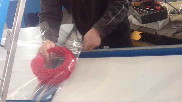 Manual Shrink Wrapping Machine - Efficient Plastic Wrapping