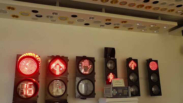 Traffic Light Countdown Timer - Enhance Safety & Efficiency