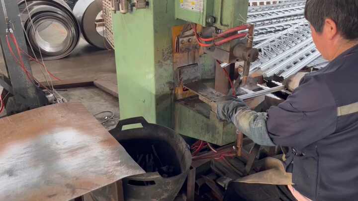 Discharge Electrode for High Efficiency Electrostatic Precipitators