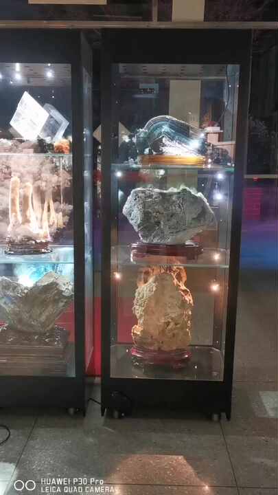 Lighted Museum Display Cases - Customizable LED Display Cabinets for ...