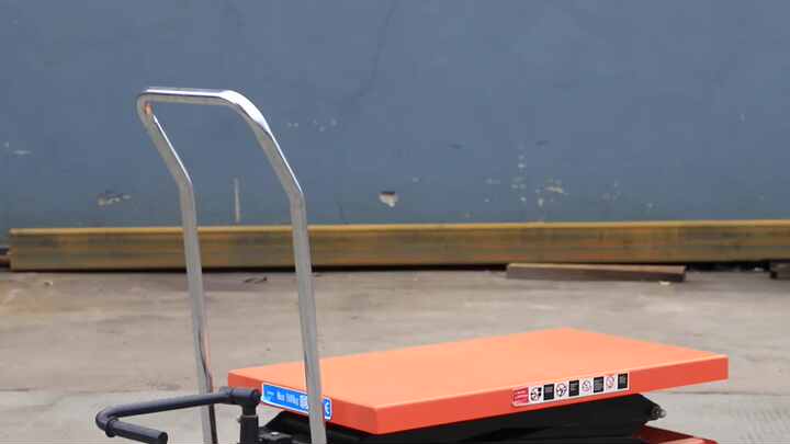 Manual Mobile Lifting Platform - Efficient Loading Solutions