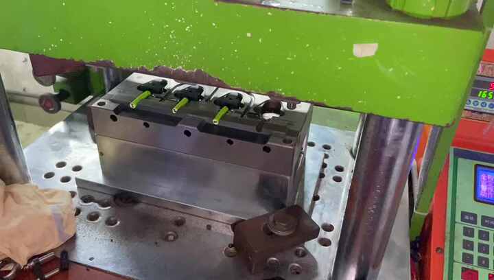 Plastic USB Cable Injection Moulding Machine - High Efficiency