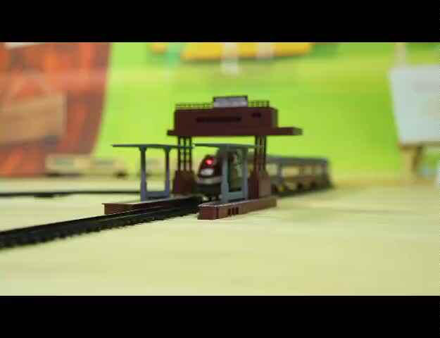 1:87 Educational DIY Railway Station Electric Track Train
