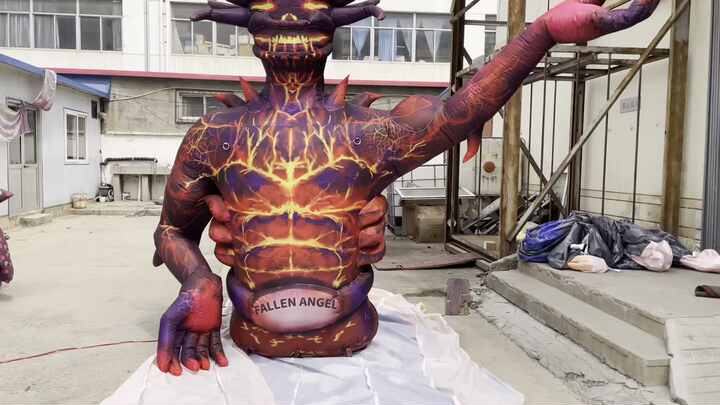 8m Tall Giant Inflatable Titan Cartoon Character for Sale