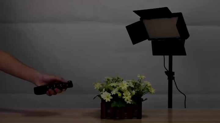 U600 LED Video Light - Perfect for Film Studio Lighting