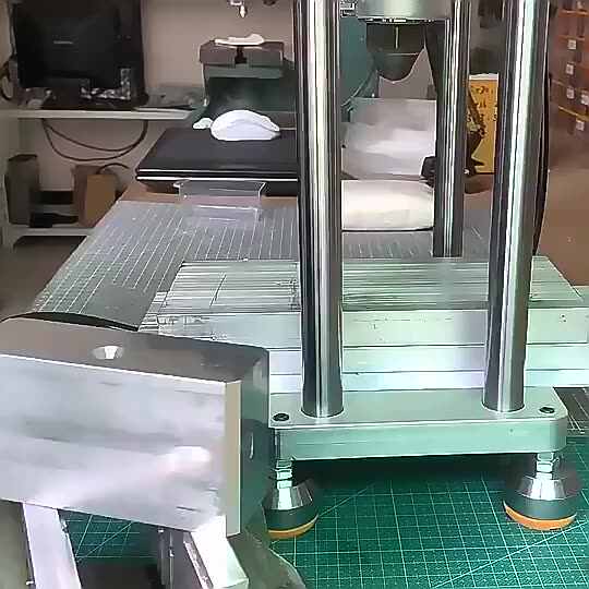 Vertical Auto Molding Benchtop Injection Machine ABS PET PVC