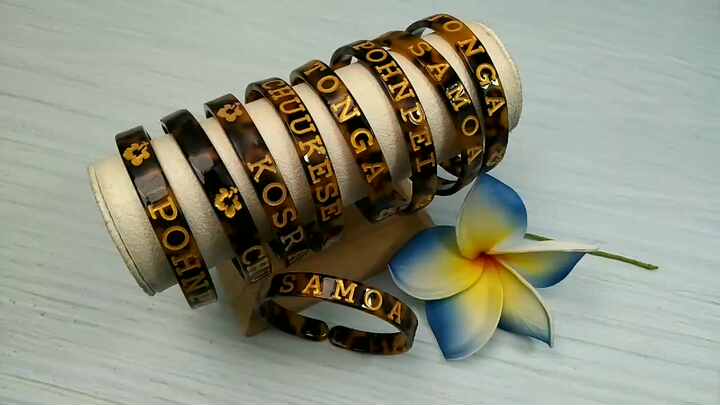 Personalized Carve Epoxy Hawaiian Bangle Bracelet - ODM