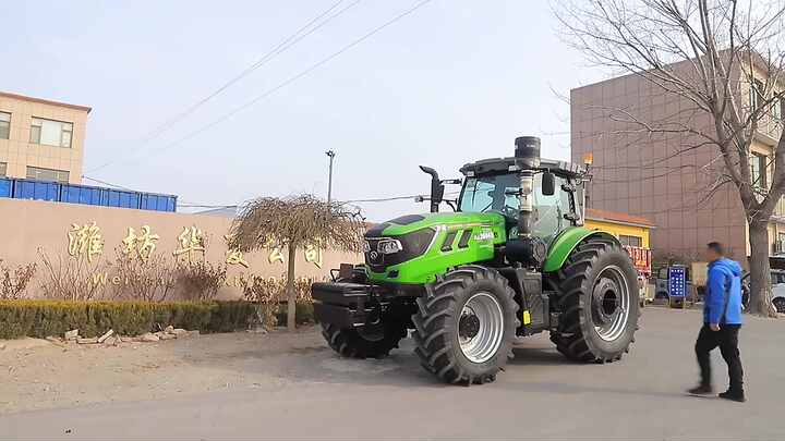 4x4 200hp Traktor Huaxia - High Productivity Farm Tractor