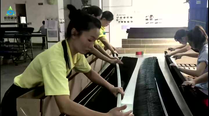 Leveling Loading Ramp Brush Seals for Loading Dock Doors - Durable ...