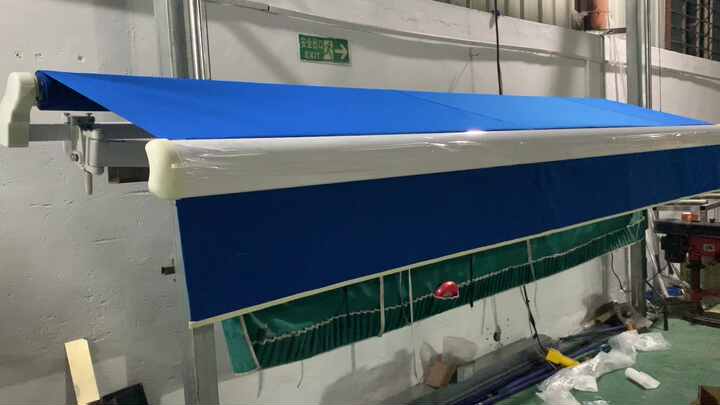 Luxury Standing Customized Two Awnings Double Side Retractable