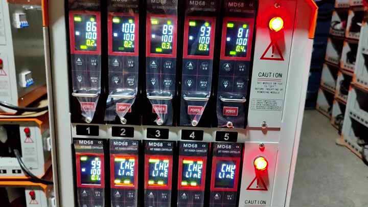 6 Zones Hot Runner Temperature Controller and Intelligent Temperature ...
