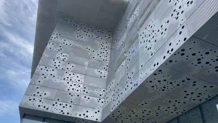 Modern Aluminum Curved Perforated Acoustic 3D Cladding Ceiling Panel ...
