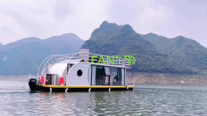 Luxury Yacht House Boat - Customized Pontoon Experience