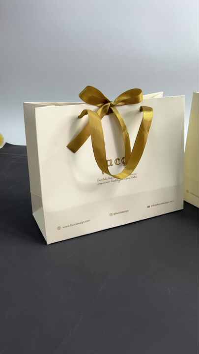 Custom Eco Friendly Ivory Packaging Gift Bag for Clothes