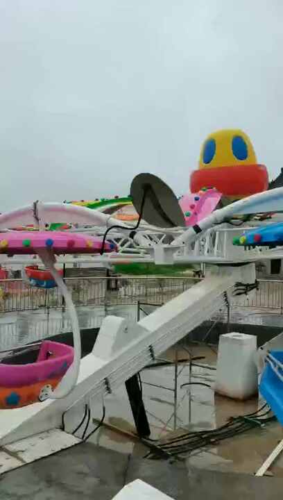 Double Flying Rides - Fairground Attractions Twister Paratrooper