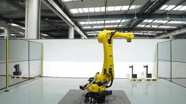6 Axes Industrial Robotic Arm - 130KG Payload & 2700 Reach