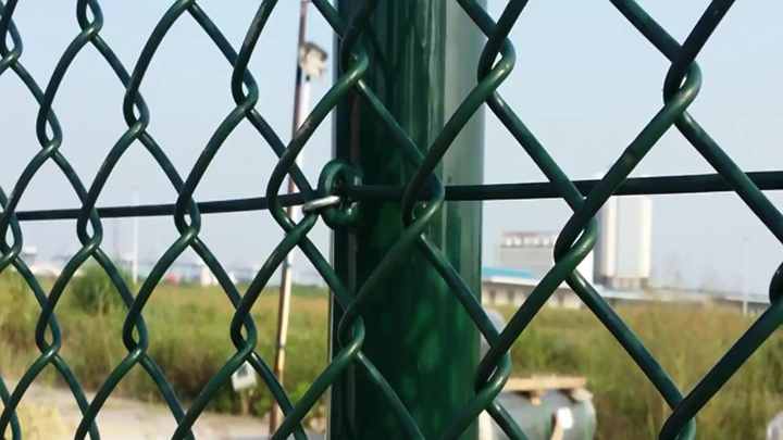 High Quality 8ft X 6ft Galvanized Pvc-coated Chain Link Security Fence Roll 3d Iron Frame ...