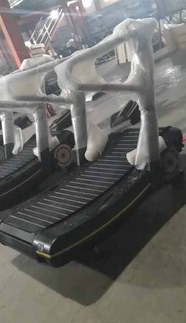 Air Runner Non-Motorized Curved Treadmill for Gym Fitness