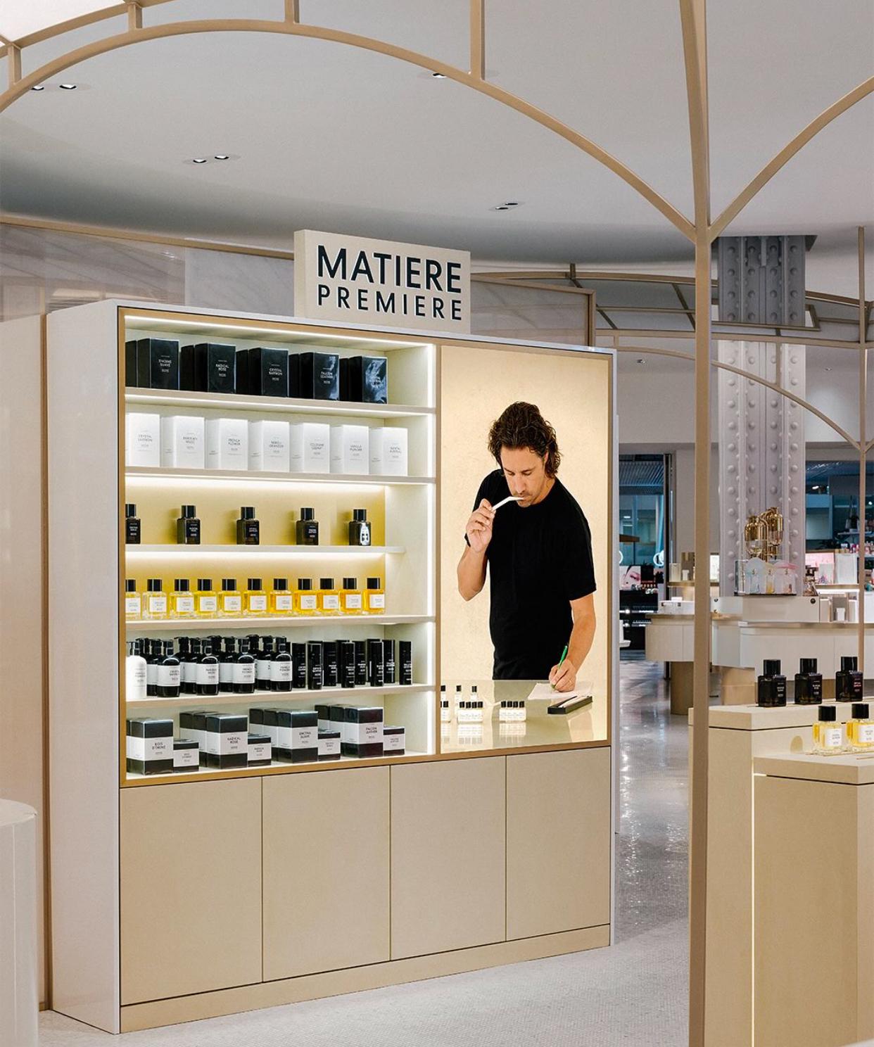 Phone Showcase | Custom LED Display Racks for Mobile Stores