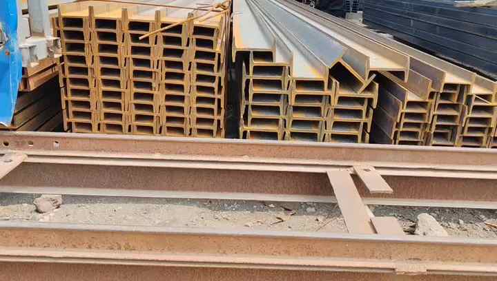 U-shaped Q235/Q345 Steel Channels 6m 9m 12m Customized Sizes with ...