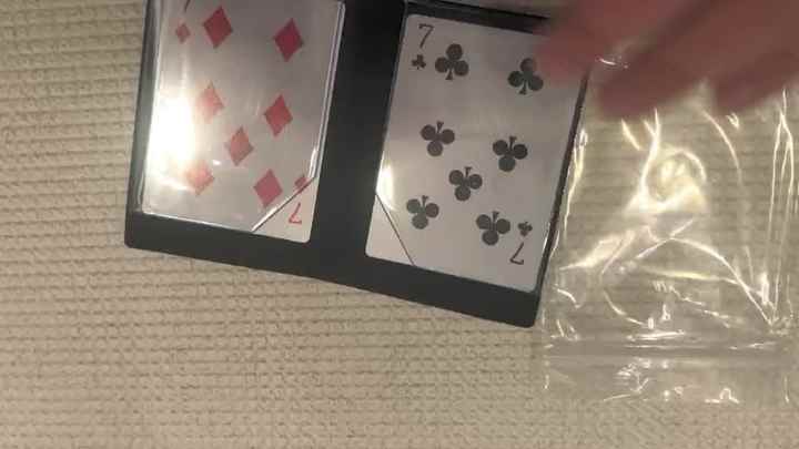 Optical Wallet Card - Illusion Magic Trick with Magnet