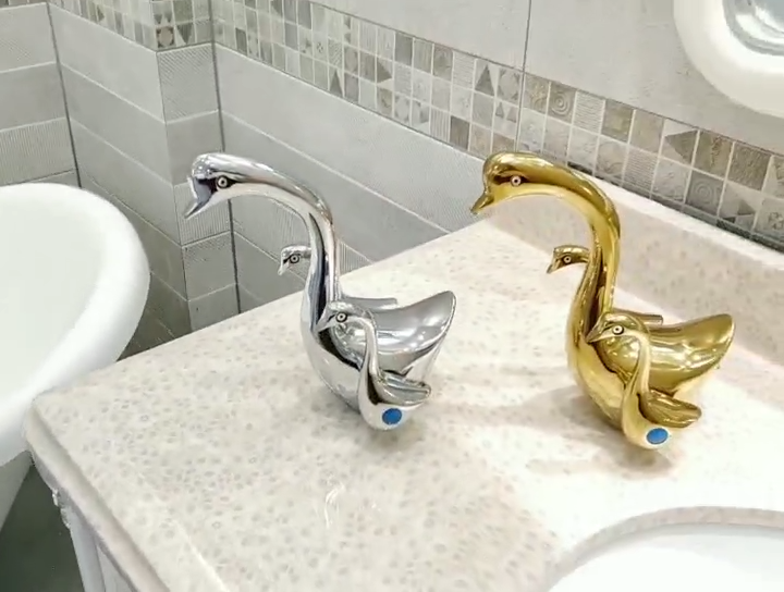 Luxury Duck Shape Brass Sink Faucet - Classic Gold Bathroom Basin Taps ...